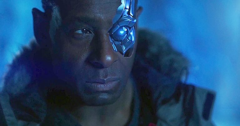 Watch: Cyborg Superman vs. Mon-El Supergirl Clip | Cosmic Book News