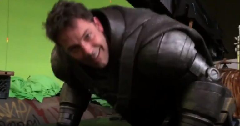 Watch Ben Affleck Do Push-ups As The Batman | Cosmic Book News