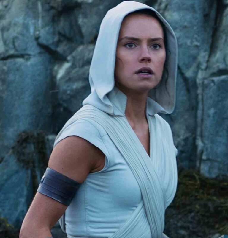 Daisy Ridley Star Wars: Takes Rey On 'Jedi Academy' Adventure Says ...