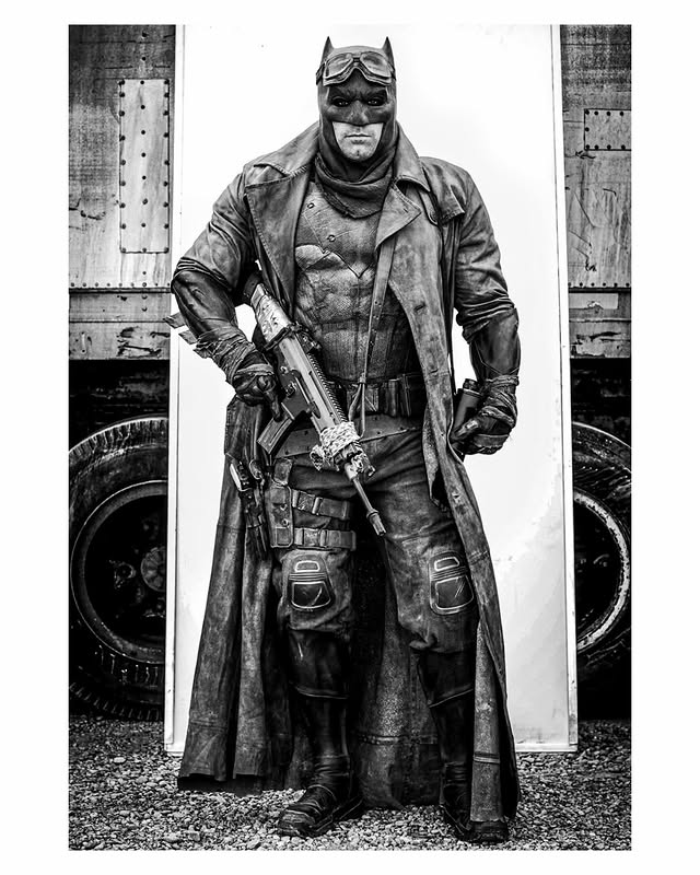 Zack Snyder Shares New Image of Knightmare Batman: 'One Last Gamble ...
